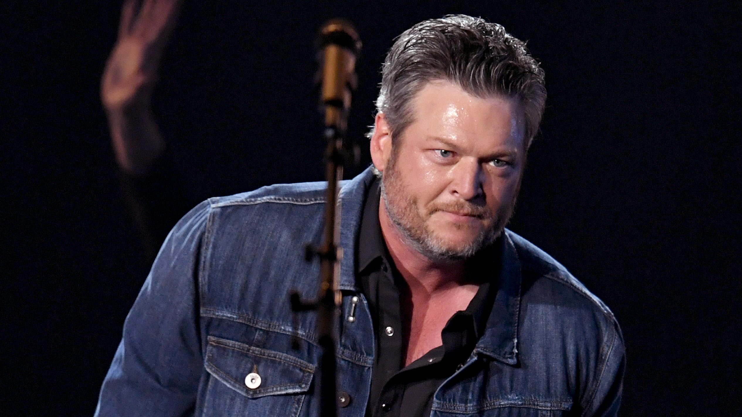 Blake Shelton Shocks Fans with His New Old Look