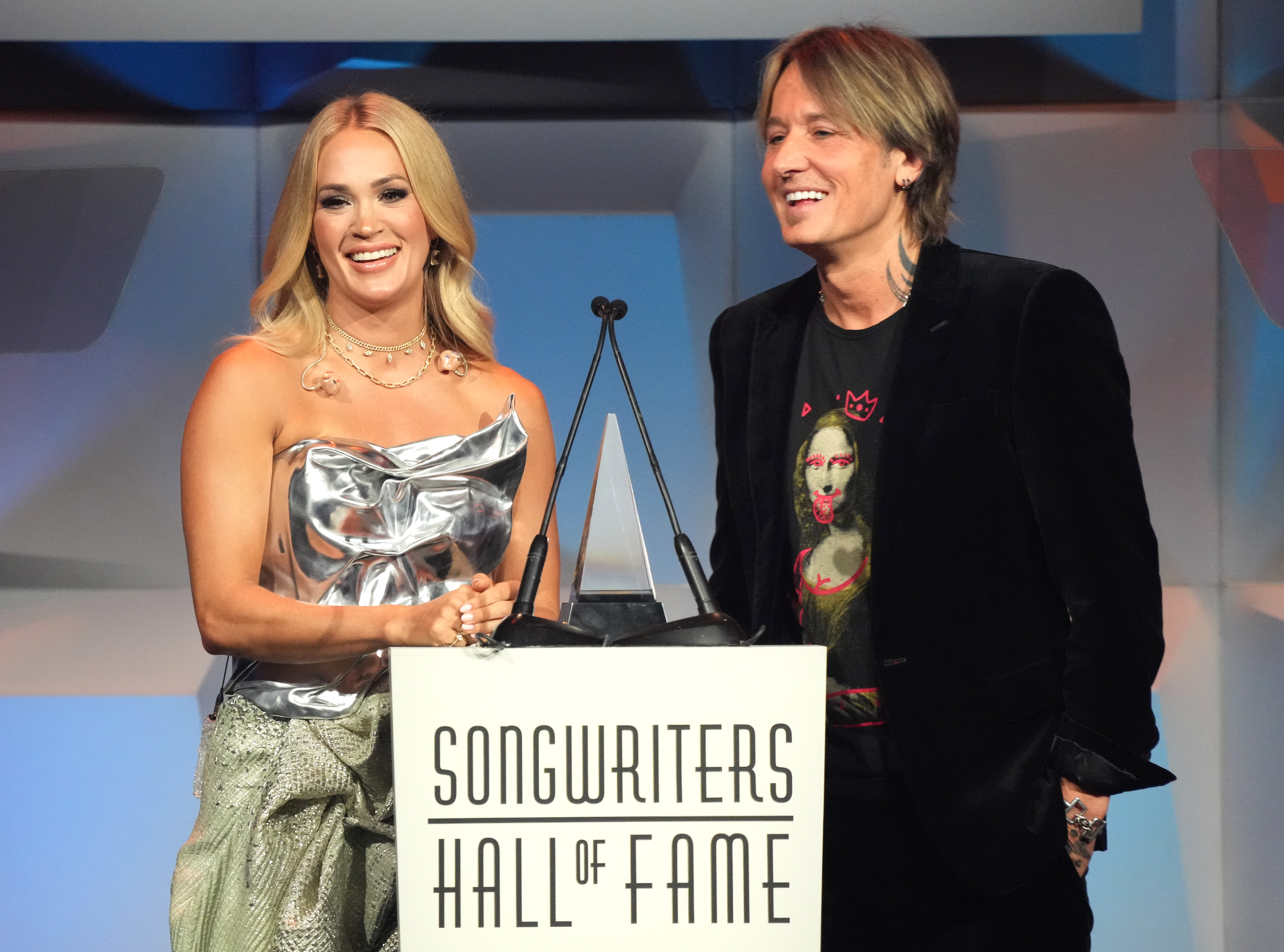 Keith Urban Disagrees With Luke Bryan's Advice for Carrie Underwood ...