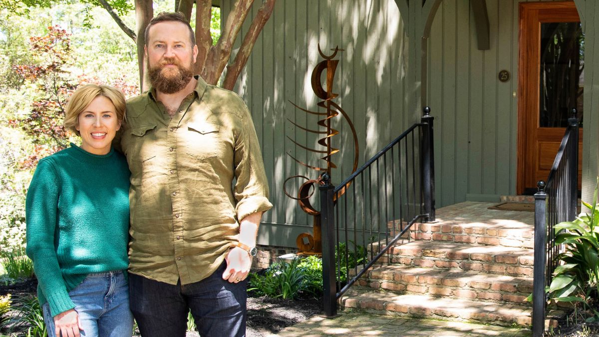 HGTV's Erin & Ben Napier 'Sad' About Seeing Home Listed - EntertainmentNow