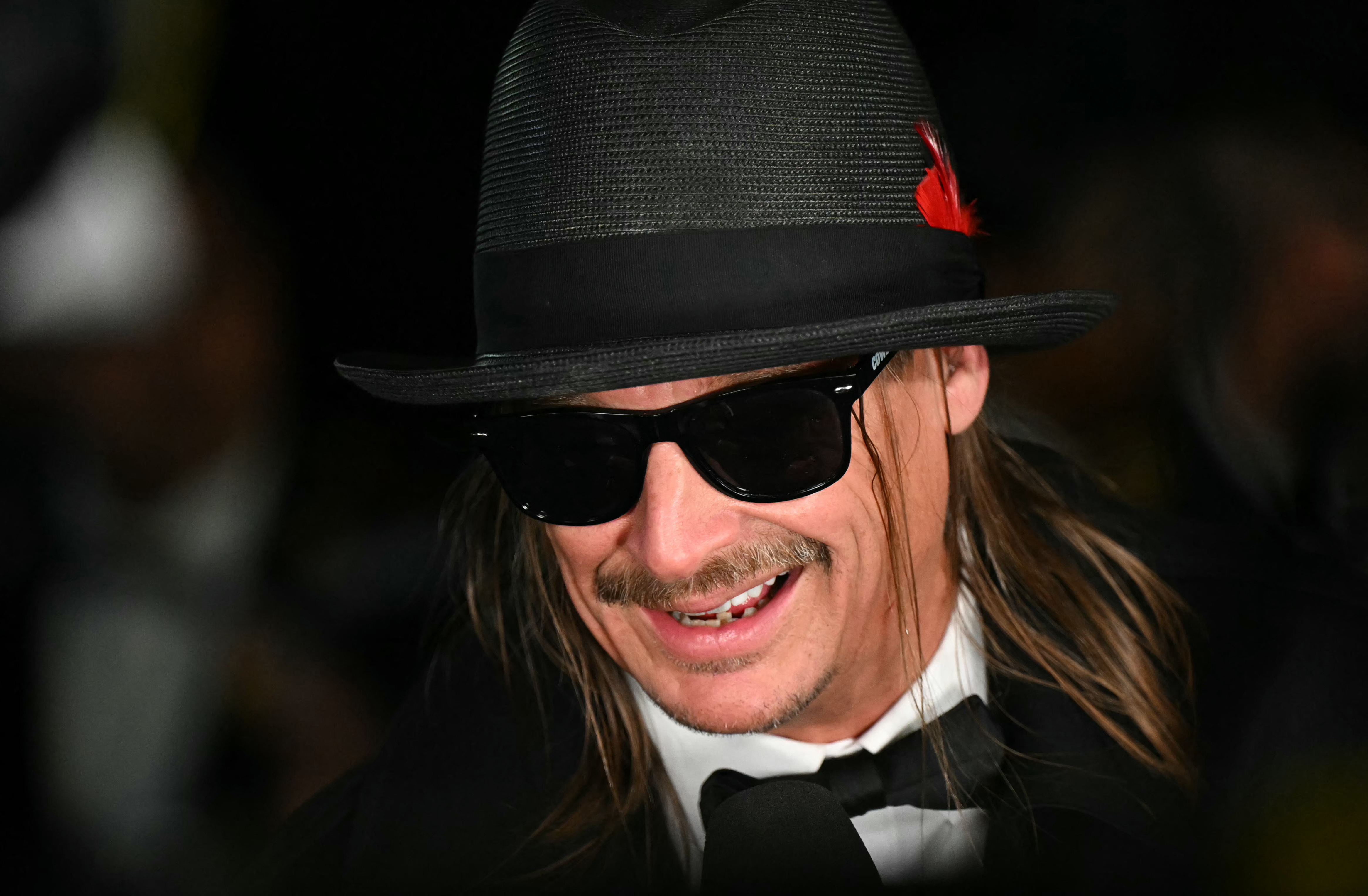 Kid Rock Gets Flirty With 'Speechless' Journalist During Live Interview ...