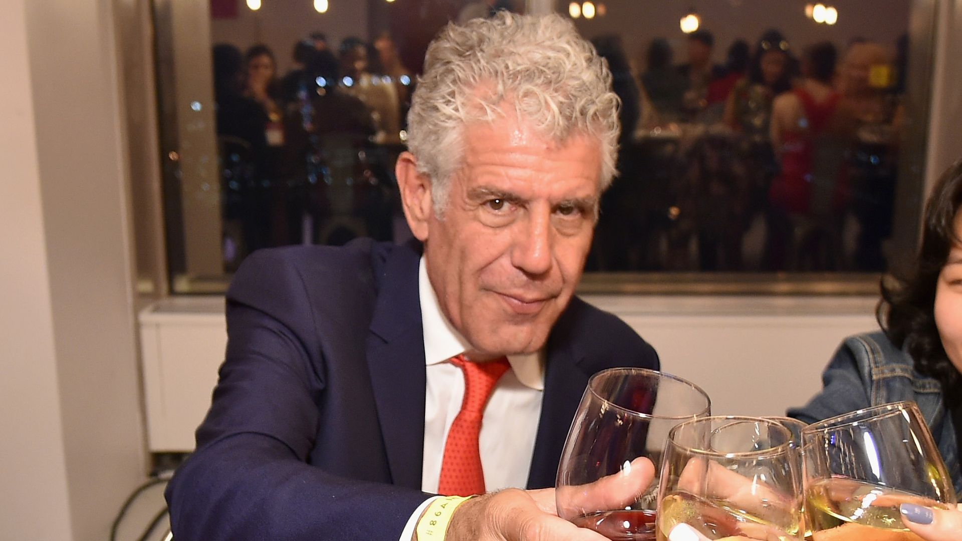 Anthony Bourdain's Assistant Shares His Heartbreaking Final Texts ...