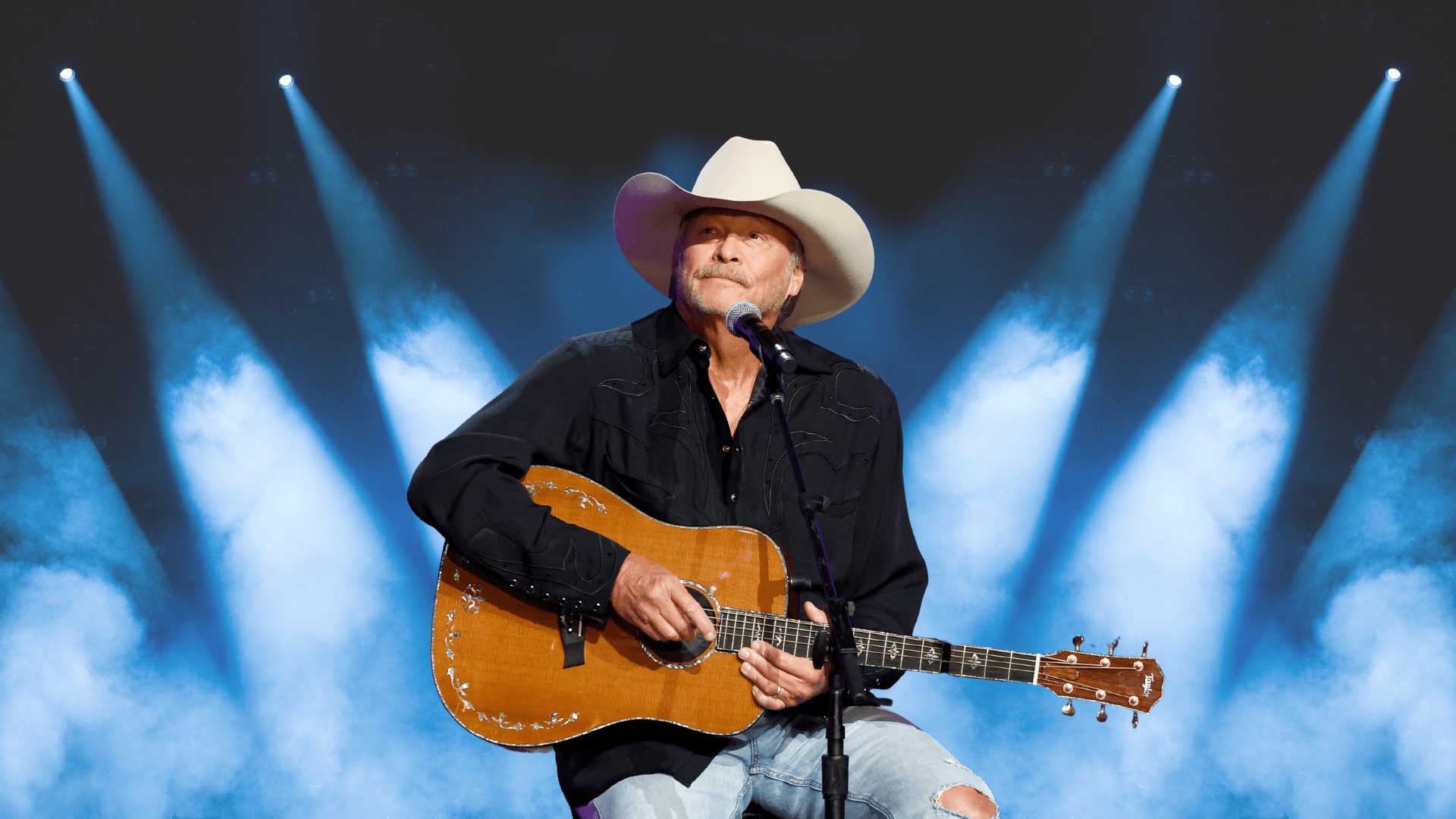 Alan Jackson Honors His Wife's Birthday on Stage