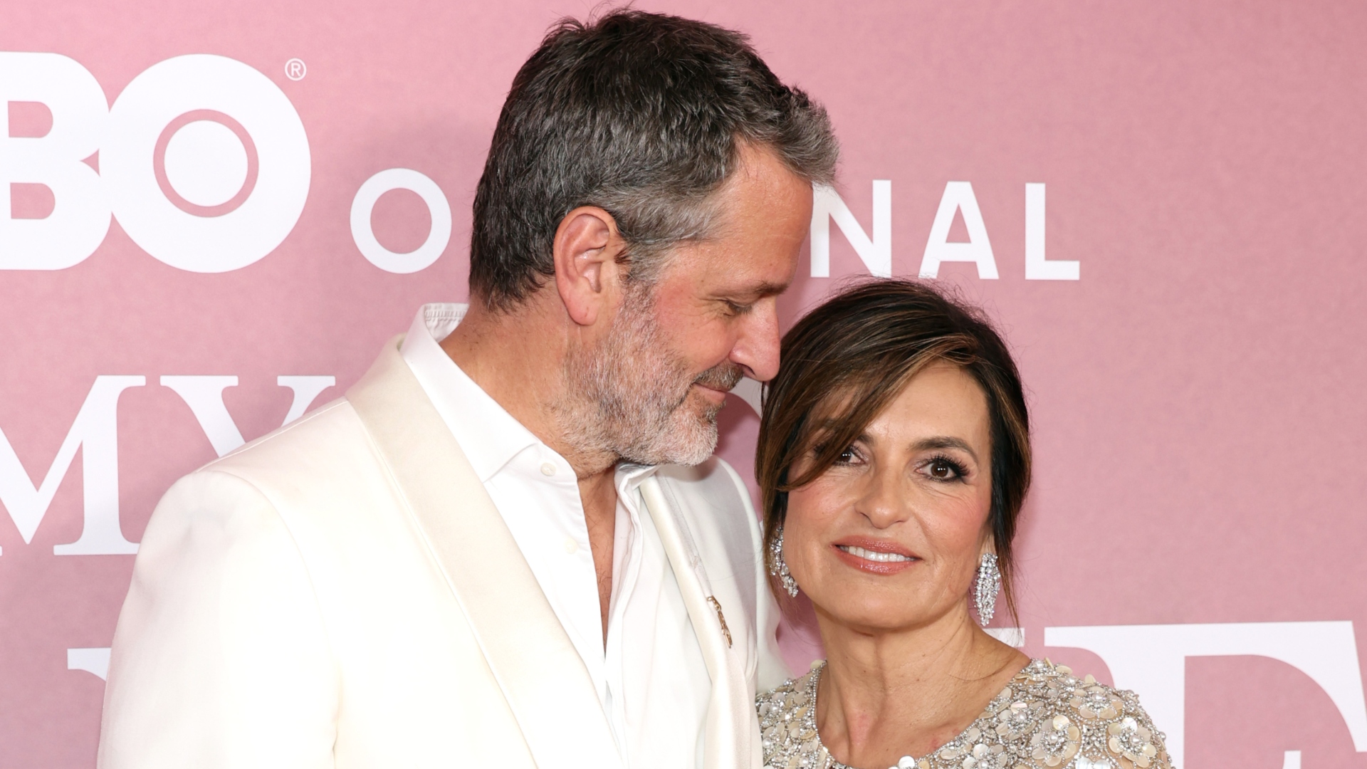 Mariska Hargitay Celebrates 21st Anniversary With Peter Hermann