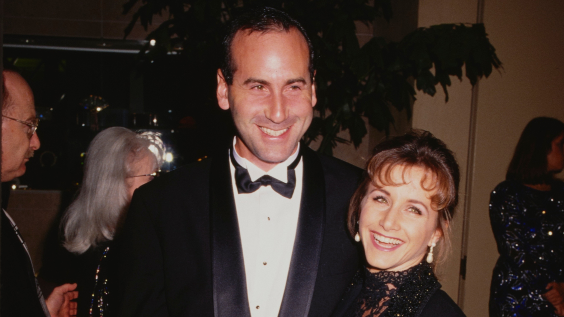 “90210” Actor James Eckhouse Photographed in Rare Outing