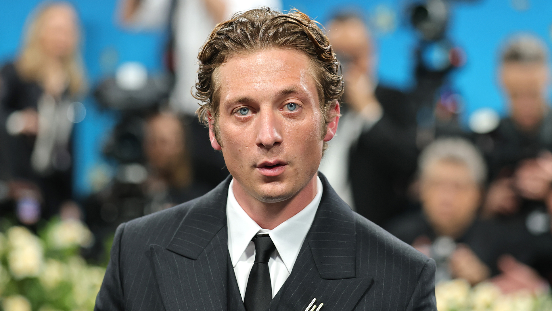 Mikey Madison & Jeremy Allen White Eyed for “The Social Network” Sequel
