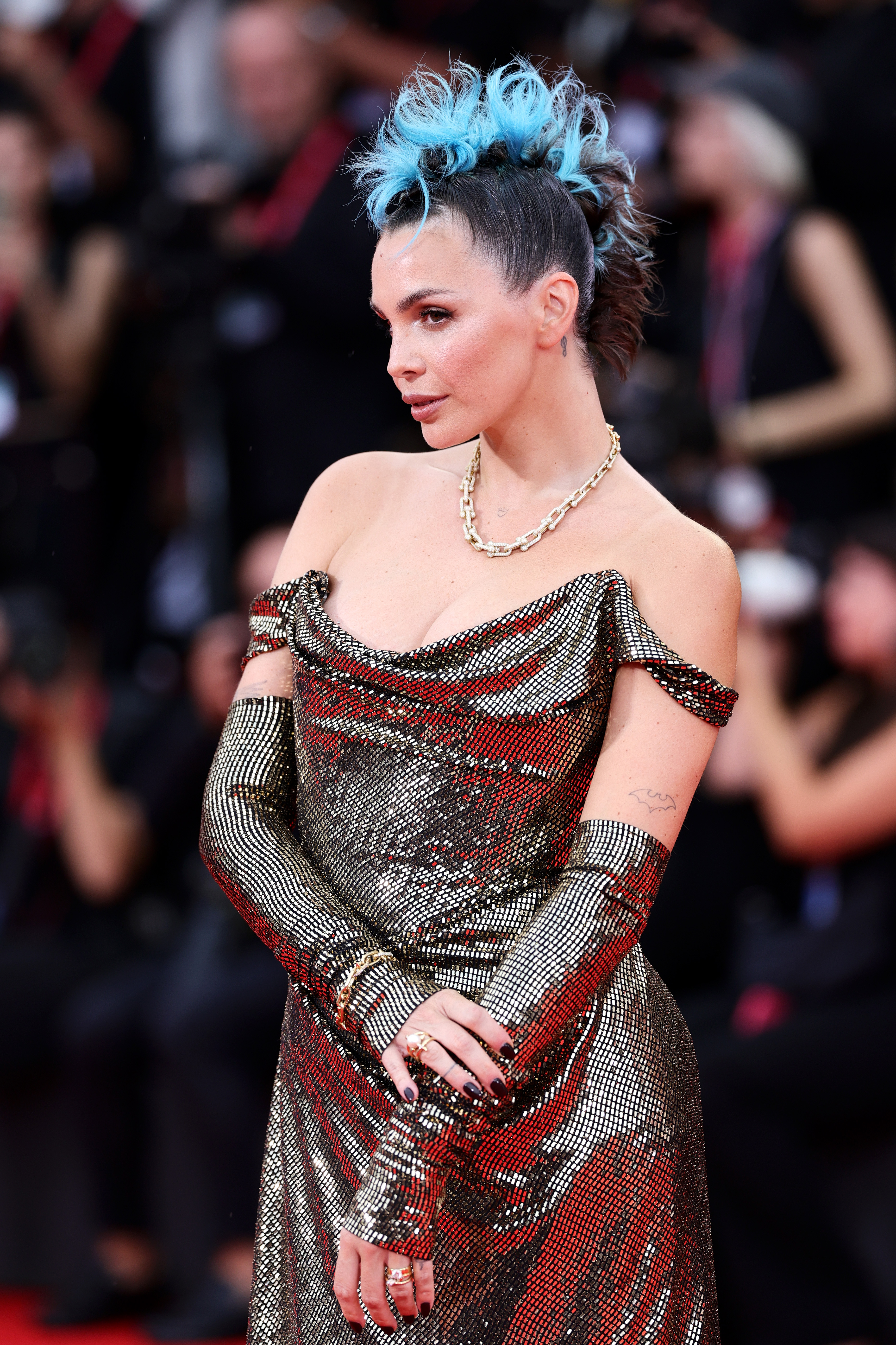 Rose Villain Debuts a Fierce New Hairstyle on the Red Carpet