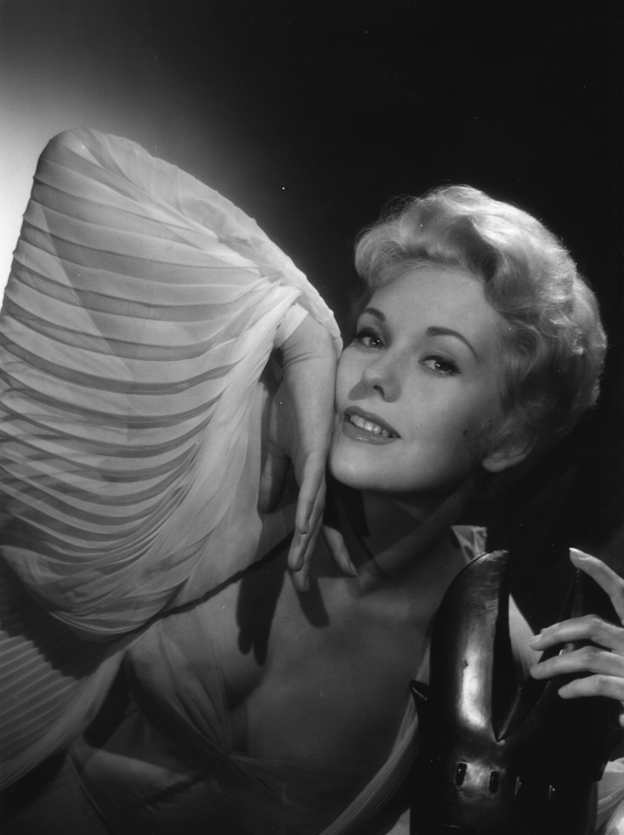 Kim Novak, 92, Makes Rare Public Appearance: PHOTOS