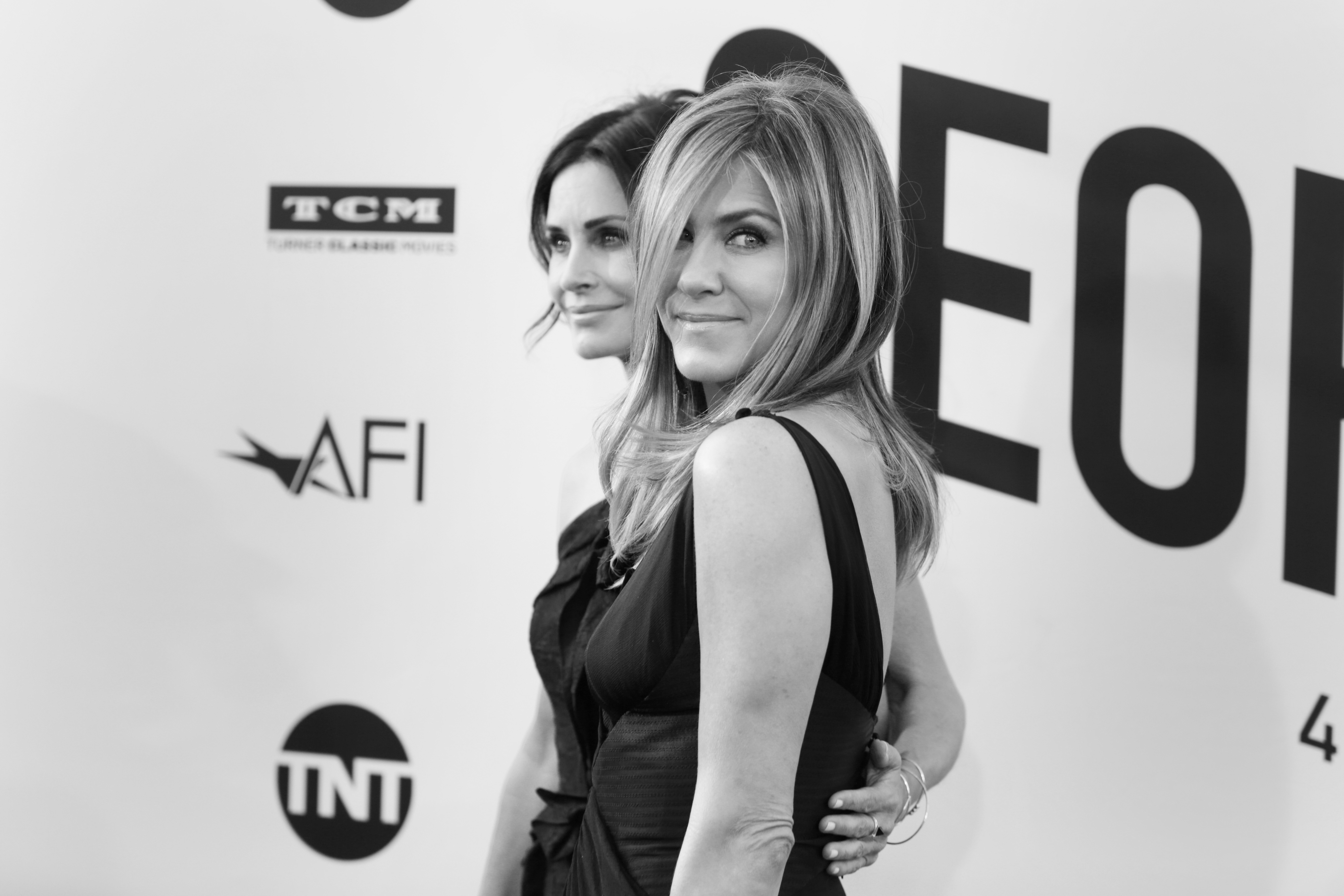 Jennifer Aniston And Courteney Cox Friendship Over The Years 7790
