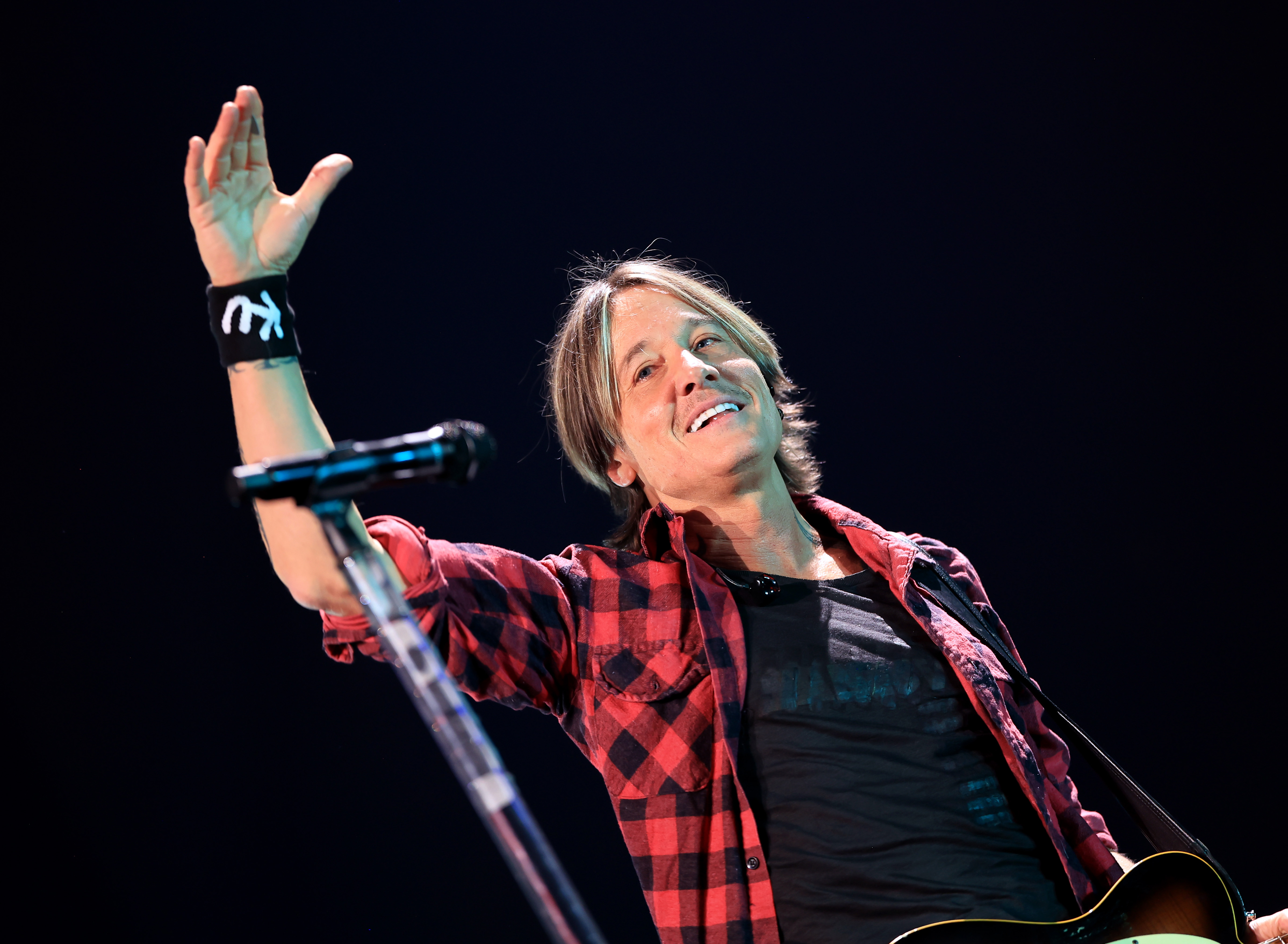 Keith Urban Cancels Greenville Concert After Laryngitis Diagnosis