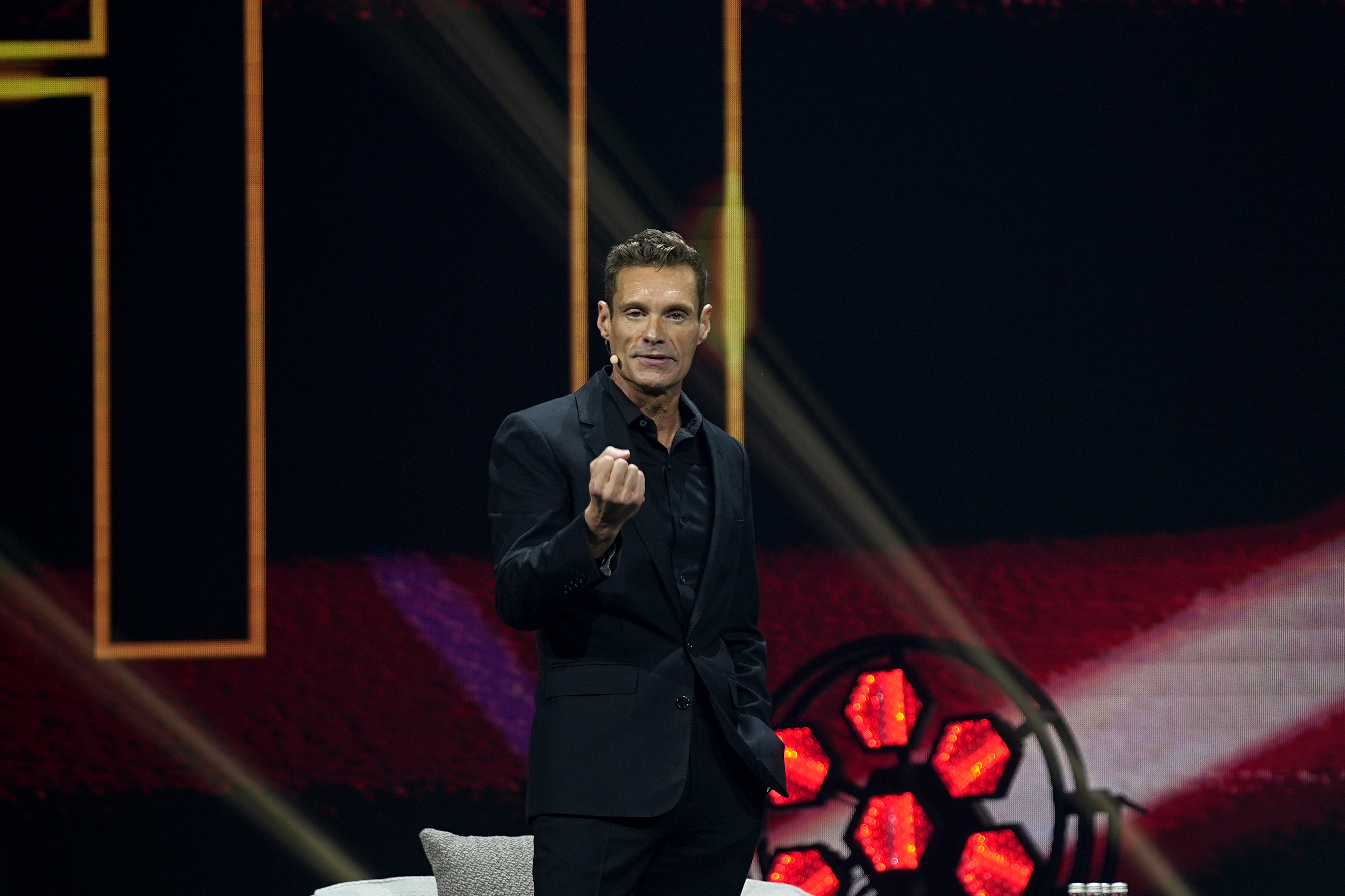 Ryan Seacrest Shows Off Fit Physique in New Workout Video
