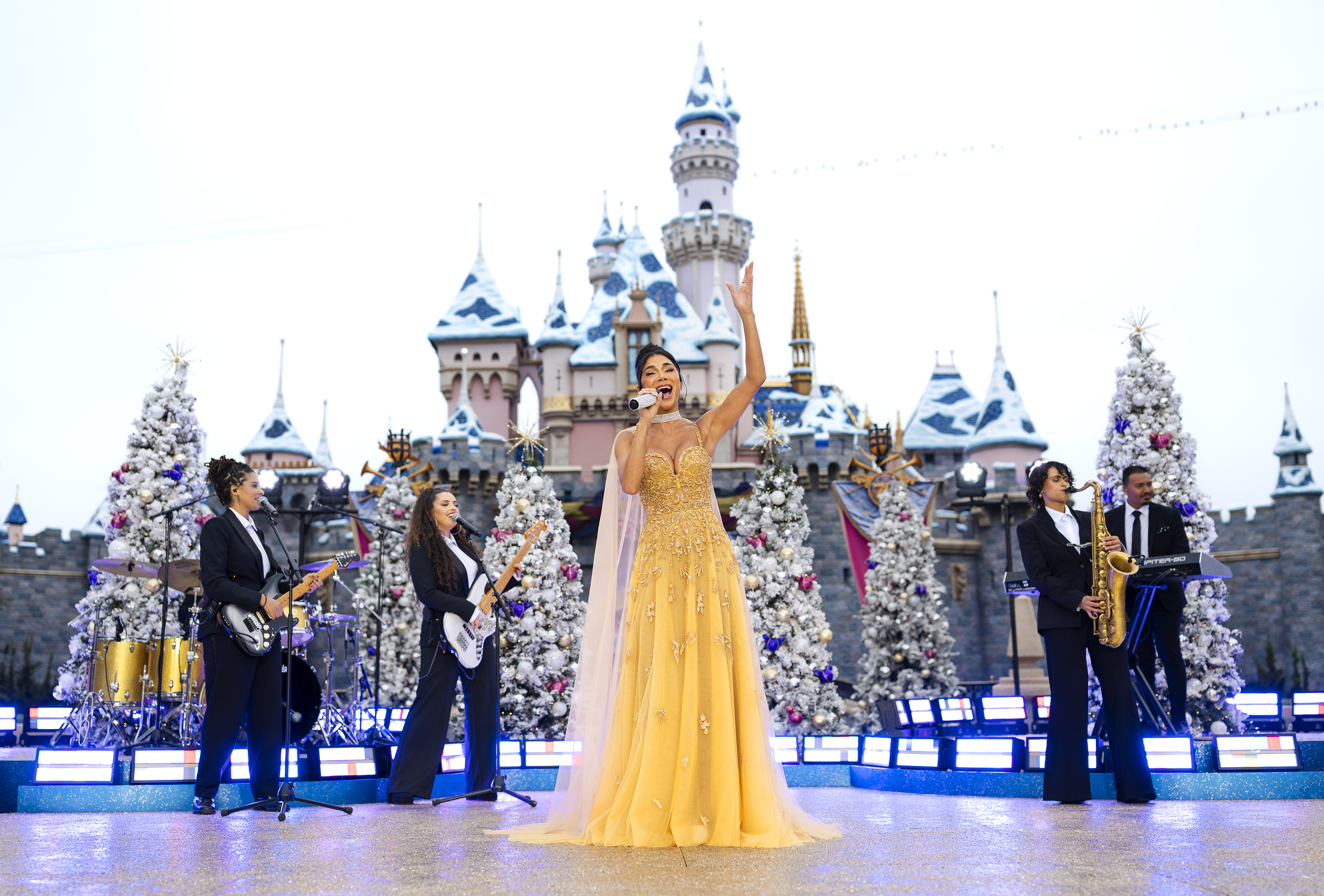 Disney Magical Christmas Day Parade 2025 Performers Lineup ...