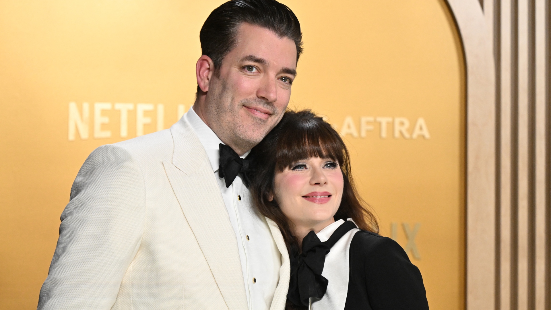 Zooey Deschanel Reveals Jonathan Scott Is Helping Her Family
