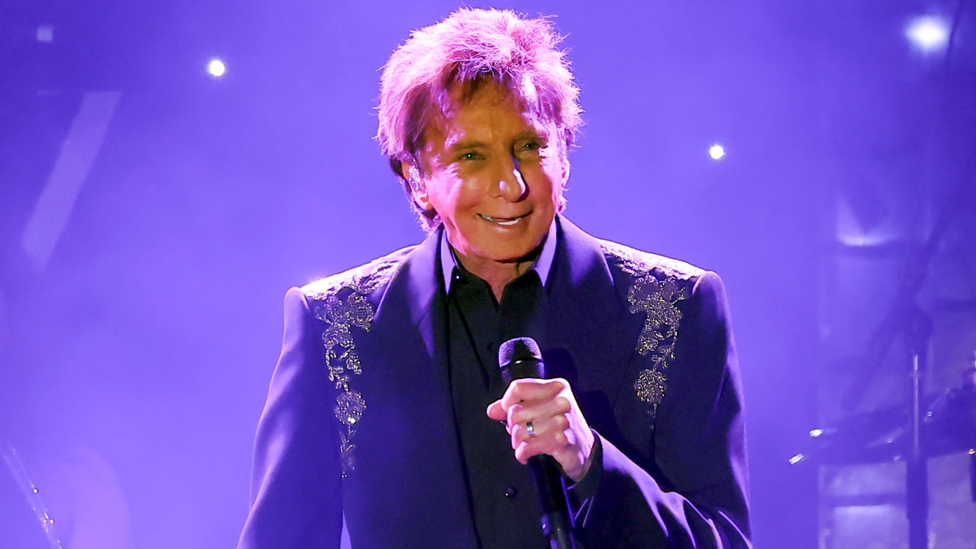 Beloved Barry Manilow Cancels More Shows amid Ongoing Health Struggles