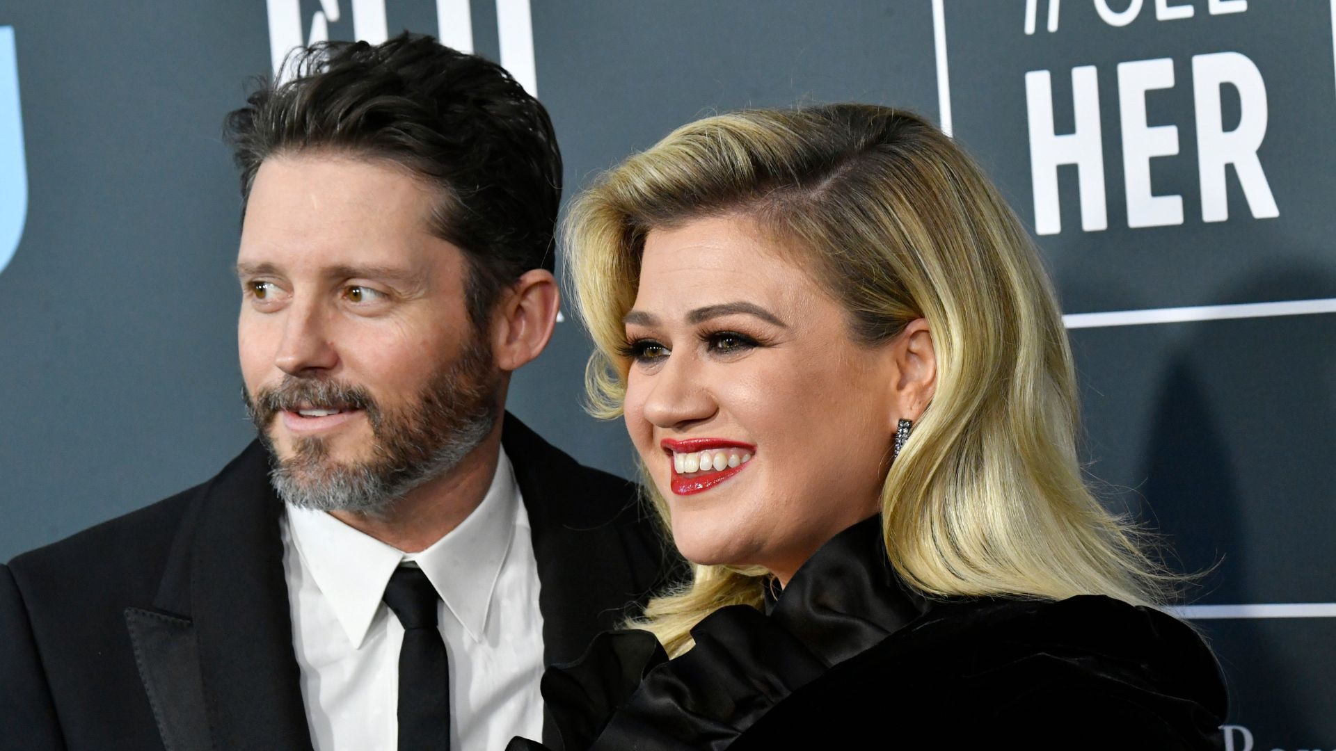 Kelly Clarkson’s Romance History: 5 Fast Facts