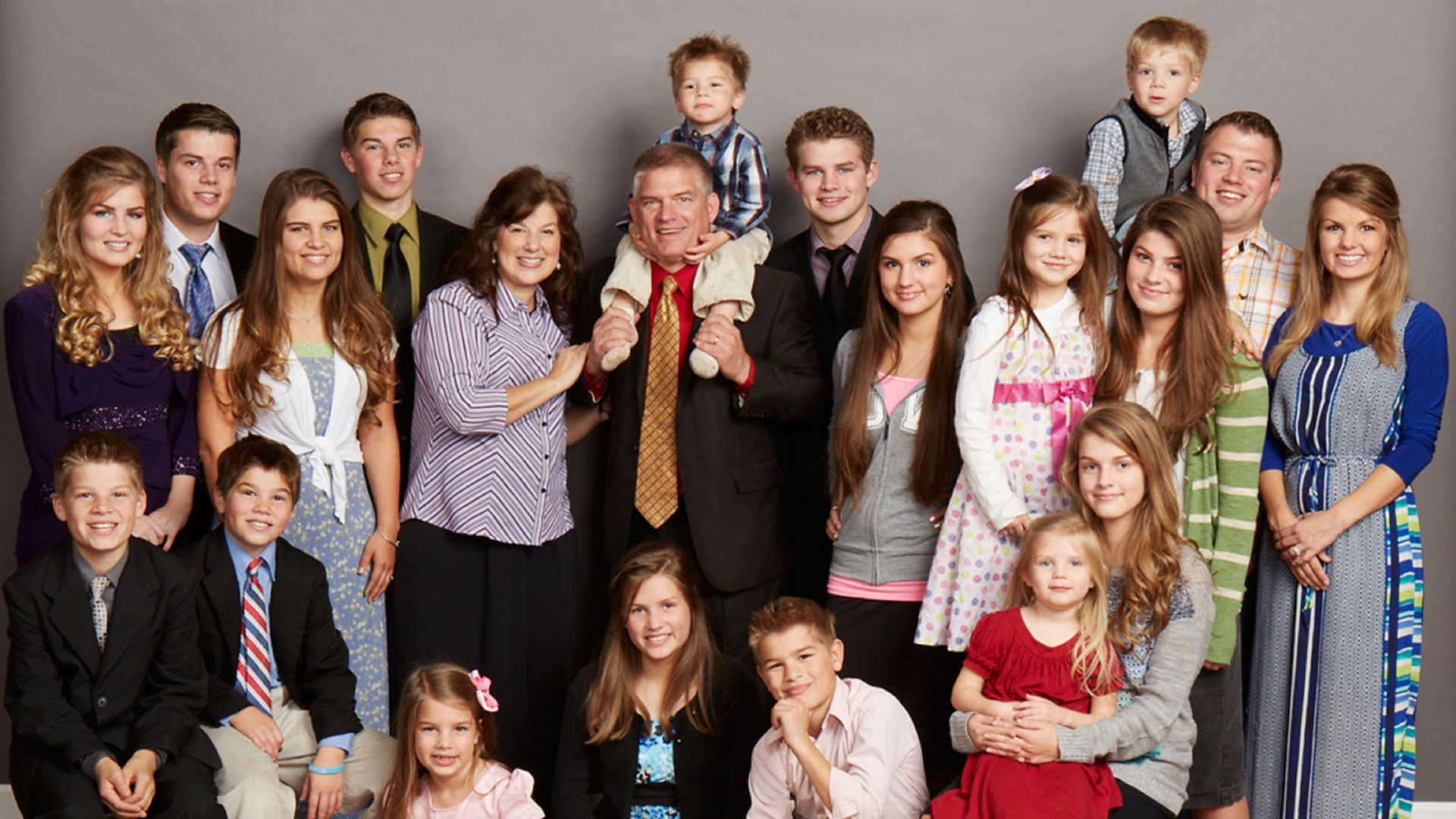 'Bringing Up Bates' Stars Gil and Kelly Jo Bates Welcome 40th Grandchild