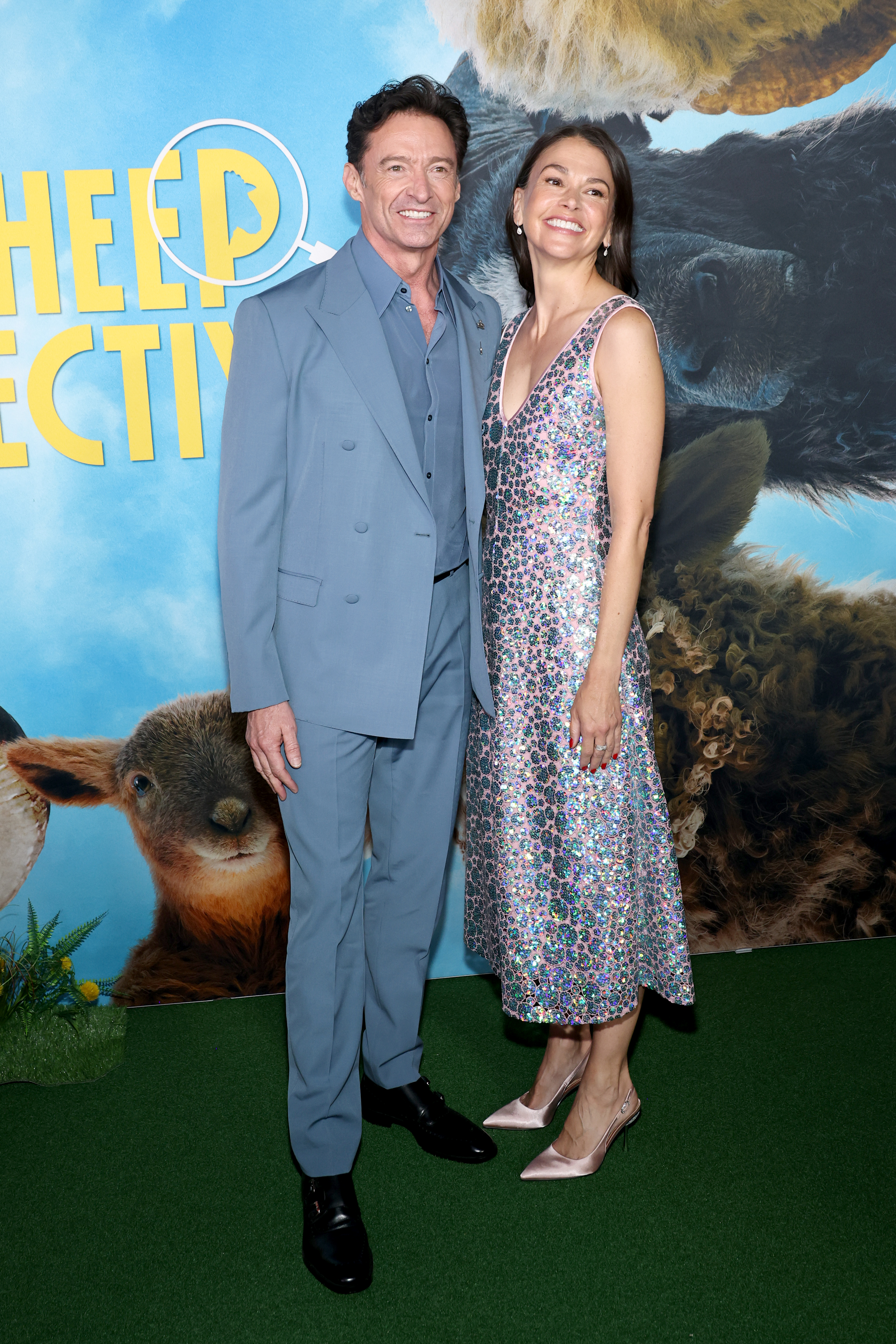 Hugh Jackman Shares Sweet PDA With Sutton Foster: PHOTOS
