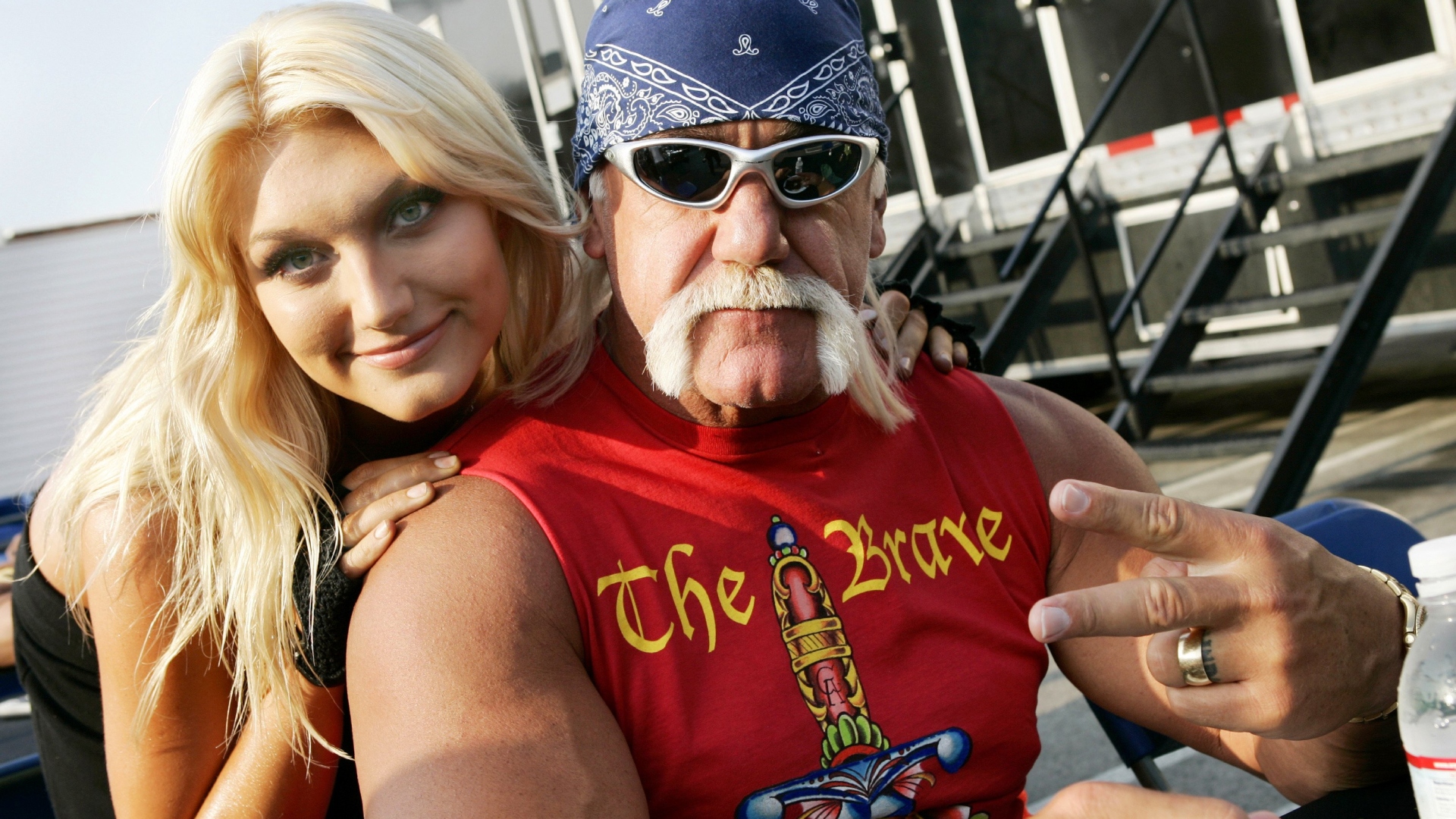 Brooke Hogan Posts Beach Photos as She Mourns Hulk Hogan
