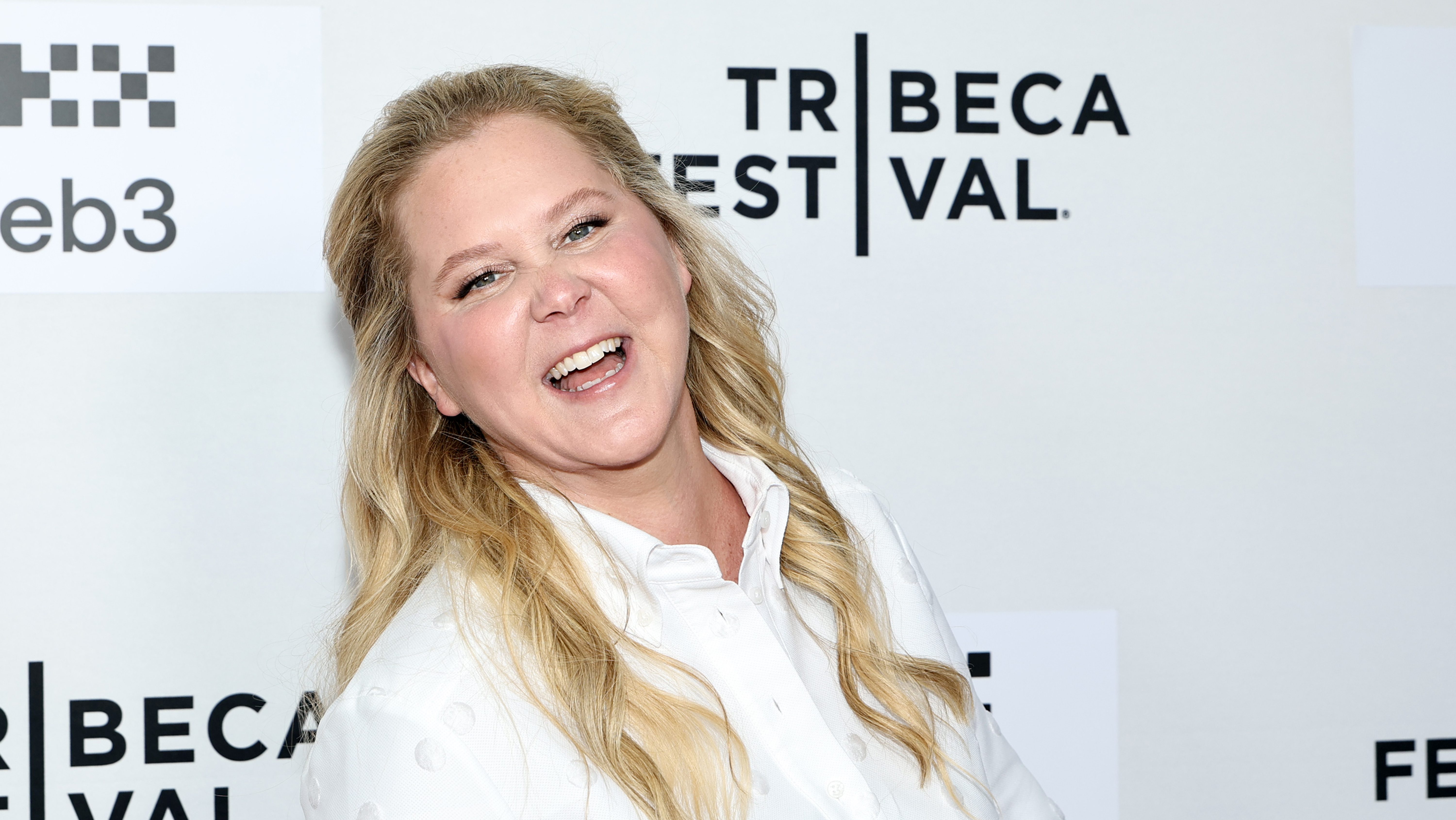 Amy Schumer Flaunts 50-Lb Weight Loss on Vacation With Son