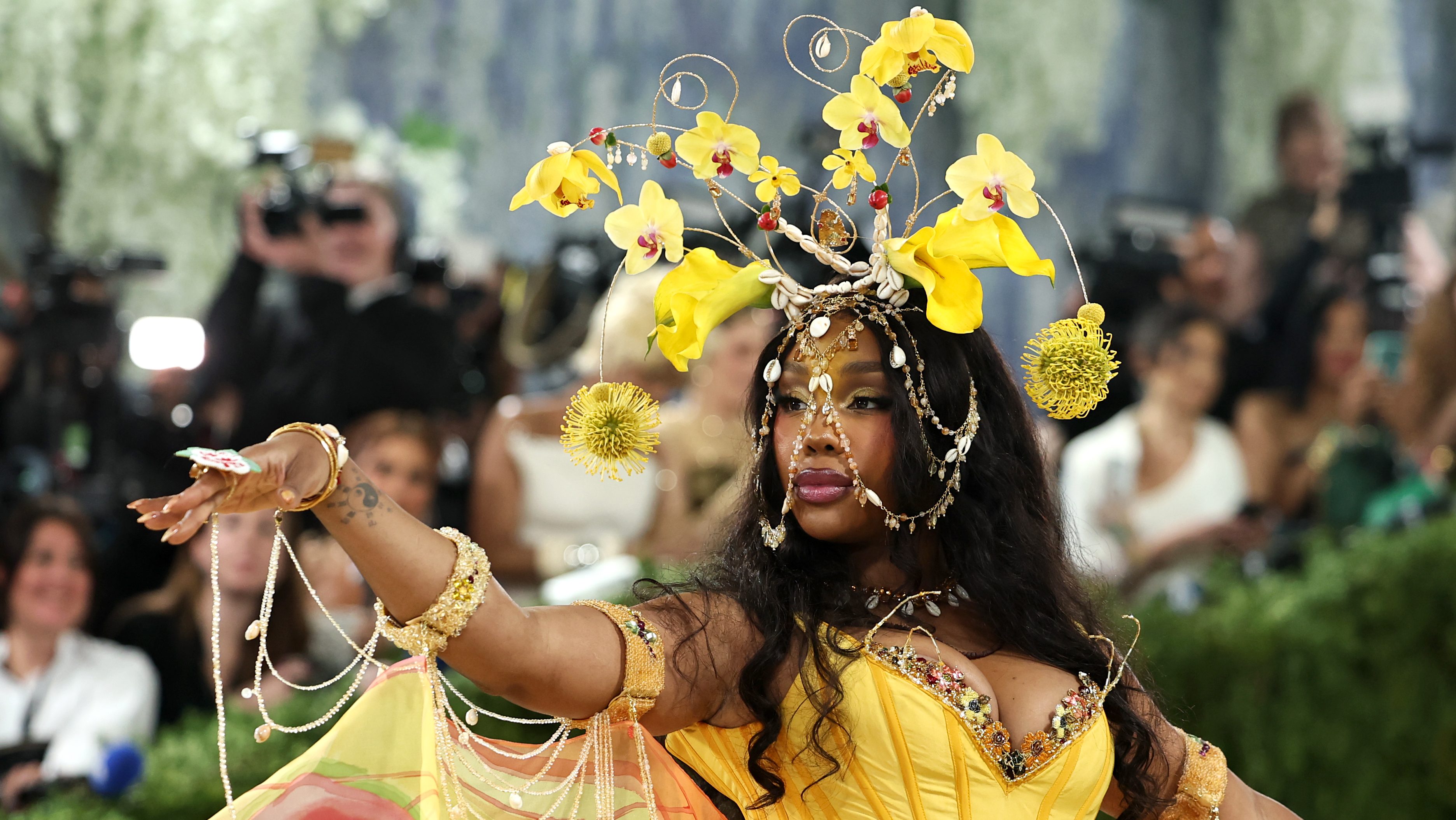 SZA Met Gala 2026 Golden Gown Was Touching Tribute to Grandma Norma