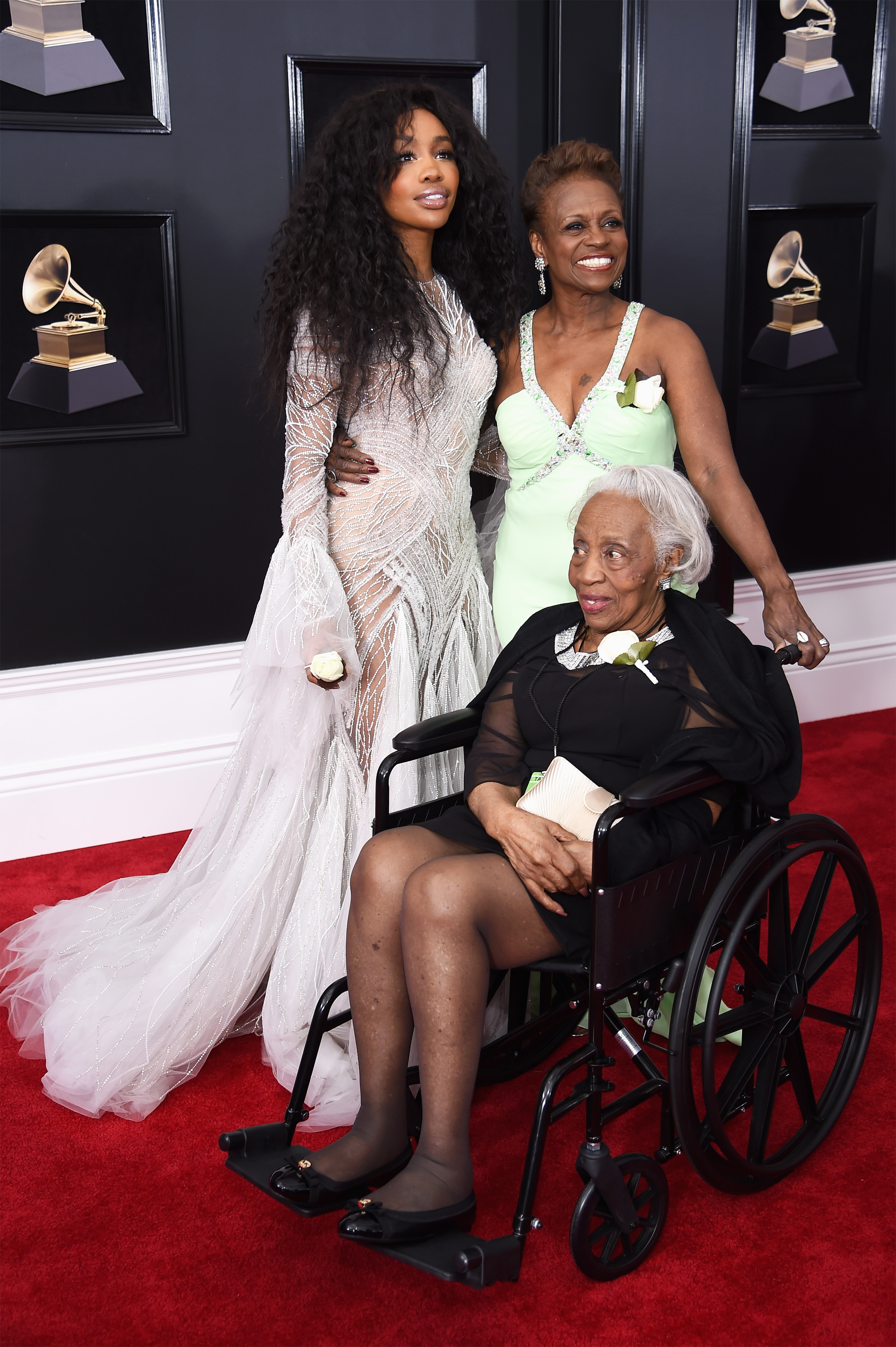 SZA Met Gala 2026 Golden Gown Was Touching Tribute to Grandma Norma