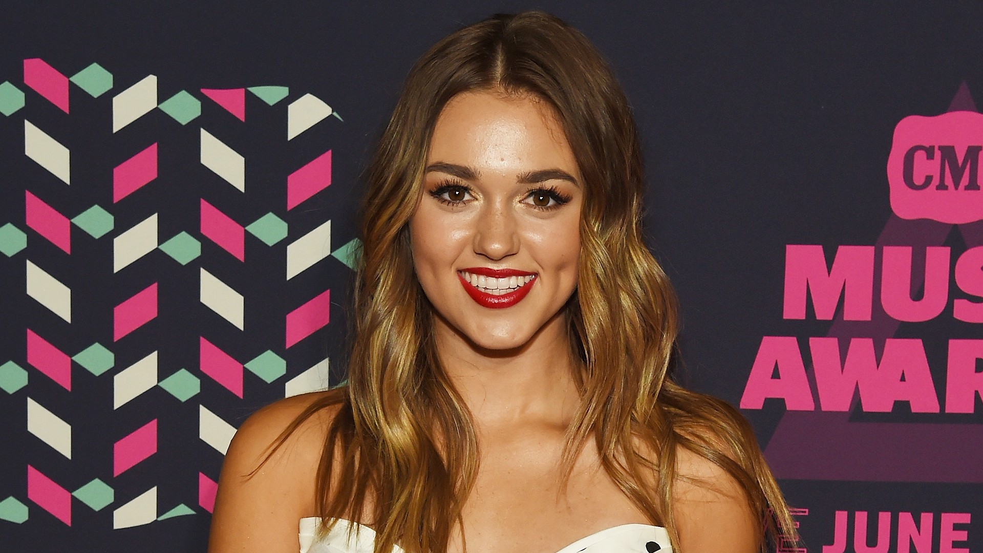 Sadie Robertson Bravely Shares Daughter's Diagnosis Following ...