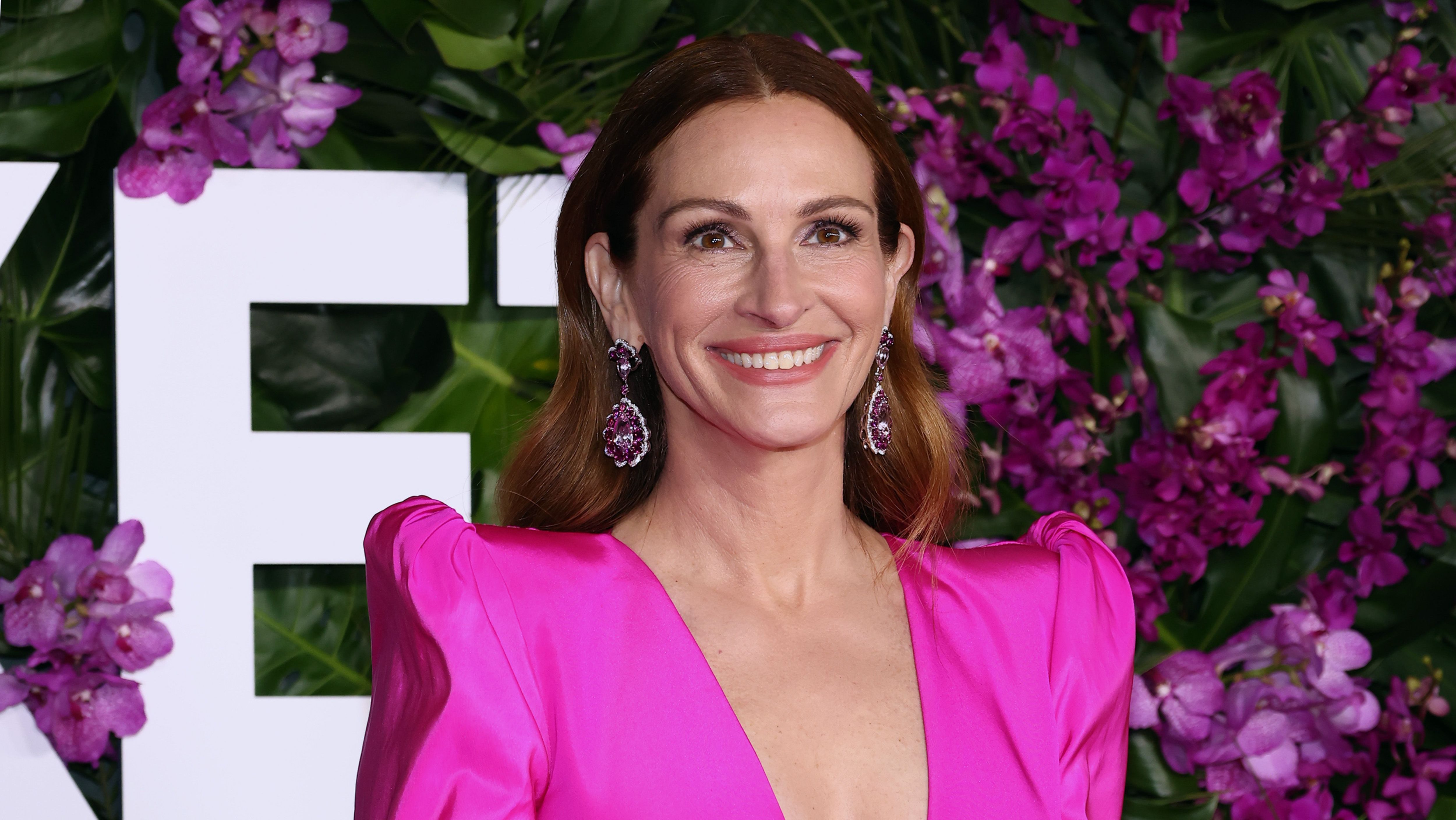 Julia Roberts' Best & Most Beautiful Red Carpet Photos Ever